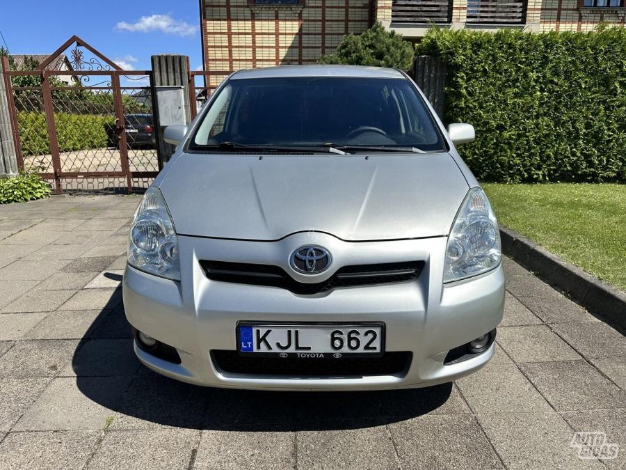 Toyota Corolla Verso 2008 in Vilnius, with an engine capacity of 2.20 L and mileage of 230 thousand km for 2000 €, photo 3 on AUTOMOTO.COM.LV