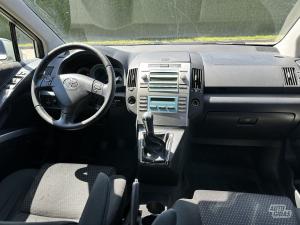 Toyota Corolla Verso 2008 in Vilnius, with an engine capacity of 2.20 L and mileage of 230 thousand km for 2000 €, photo 7 on AUTOMOTO.COM.LV