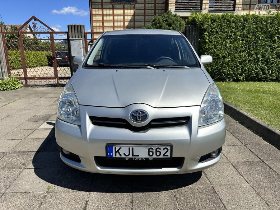 Toyota Corolla Verso 2008 Viļņa, ar dzinēja tilpumu 2.20 L un nobraukumu 250 tūkst. km par 2100 €, foto 3 vietnē AUTOMOTO.COM.LV