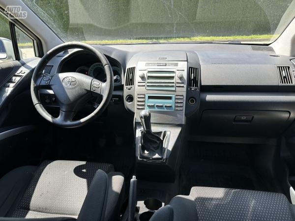 Toyota Corolla Verso 2008 in Vilnius, with an engine capacity of 2.20 L and mileage of 250 thousand km for 2100 €, photo 6 on AUTOMOTO.COM.LV