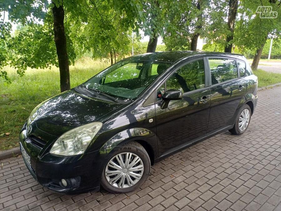 Toyota Corolla Verso 2008 Kauņa, ar dzinēja tilpumu 2.20 L un nobraukumu 315 tūkst. km par 2550 €, foto 1 vietnē AUTOMOTO.COM.LV