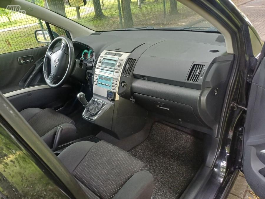Toyota Corolla Verso 2008 Kauņa, ar dzinēja tilpumu 2.20 L un nobraukumu 315 tūkst. km par 2550 €, foto 6 vietnē AUTOMOTO.COM.LV