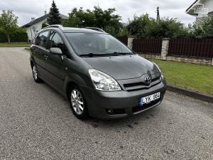 Toyota Corolla Verso 2008 in Vilnius, with an engine capacity of 2.20 L and mileage of 259 thousand km for 2000 €, photo 4 on AUTOMOTO.COM.LV