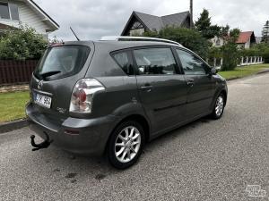 Toyota Corolla Verso 2008 in Vilnius, with an engine capacity of 2.20 L and mileage of 259 thousand km for 2000 €, photo 6 on AUTOMOTO.COM.LV