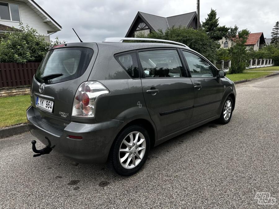 Toyota Corolla Verso 2008 in Vilnius, with an engine capacity of 2.20 L and mileage of 259 thousand km for 2000 €, photo 6 on AUTOMOTO.COM.LV