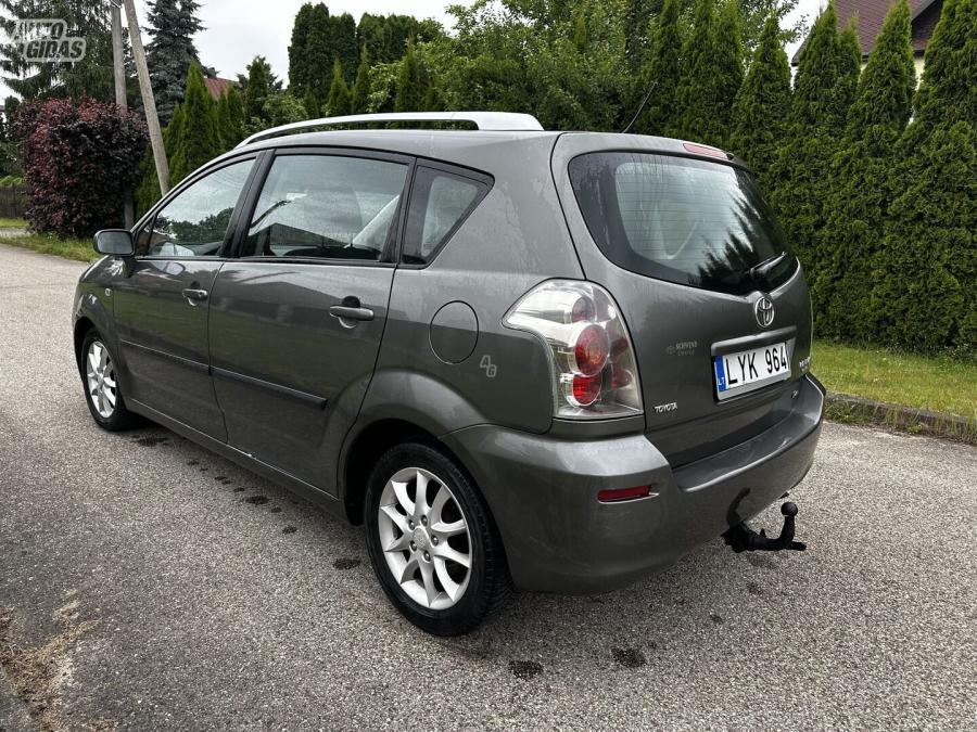 Toyota Corolla Verso 2008 in Vilnius, with an engine capacity of 2.20 L and mileage of 259 thousand km for 2000 €, photo 8 on AUTOMOTO.COM.LV