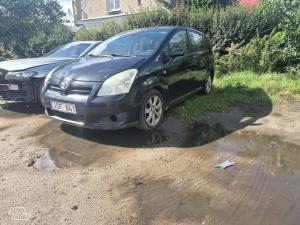 Toyota Corolla Verso 2008 in Vilnius, with an engine capacity of 2.20 L and mileage of 298 thousand km for 749 €, photo  on AUTOMOTO.COM.LV