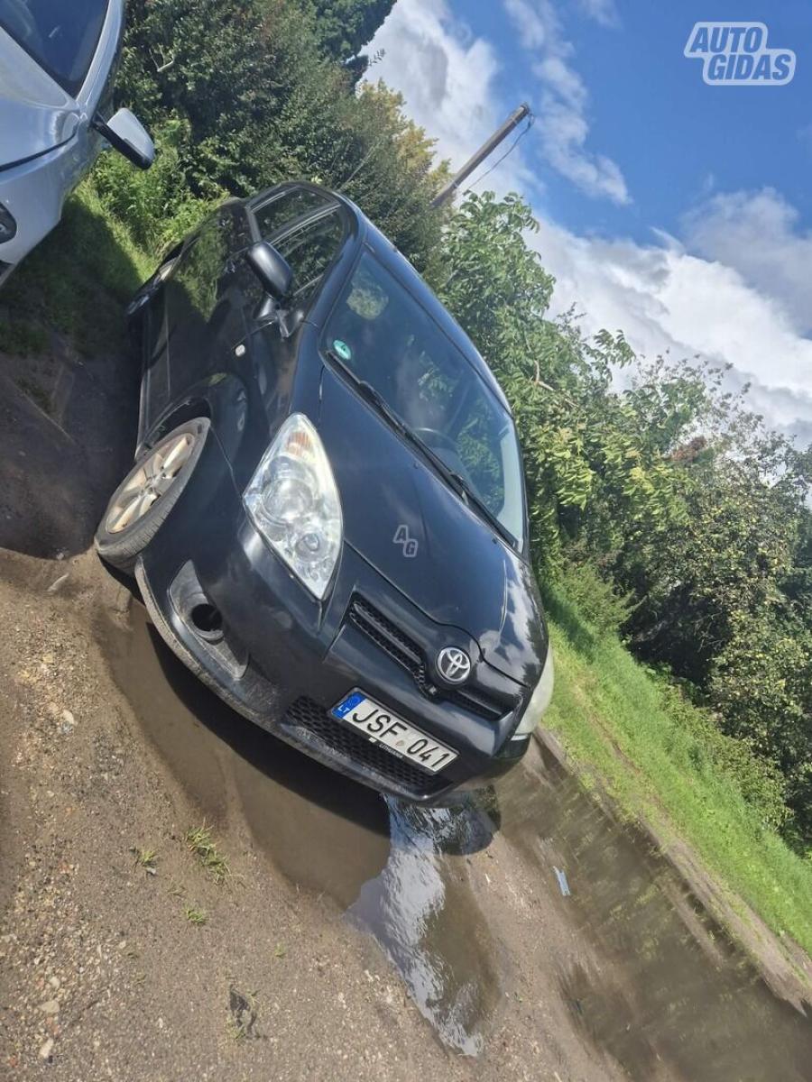 Toyota Corolla Verso 2008 Viļņa, ar dzinēja tilpumu 2.20 L un nobraukumu 298 tūkst. km par 749 €, foto 5 vietnē AUTOMOTO.COM.LV