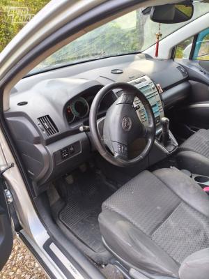 Toyota Corolla Verso 2009 in Vilnius, with an engine capacity of 2.20 L and mileage of 373 thousand km for 2000 €, photo 8 on AUTOMOTO.COM.LV