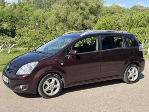 Violet Toyota Corolla Verso 2007 in Alytus, with an engine capacity of 2.20 L and mileage of 330 thousand km for 2350 €, photo 6 on AUTOMOTO.COM.LV