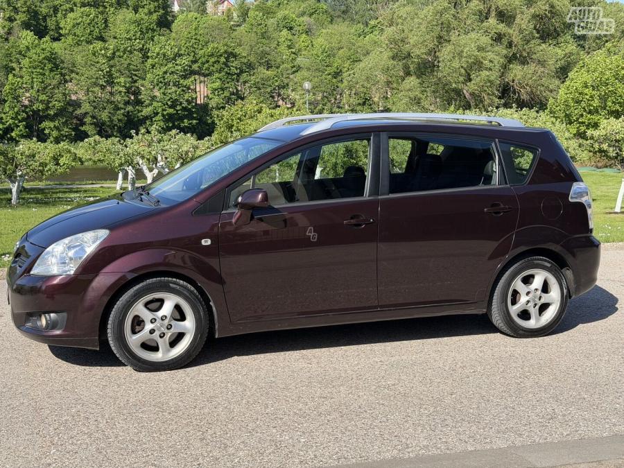 Violet Toyota Corolla Verso 2007 in Alytus, with an engine capacity of 2.20 L and mileage of 330 thousand km for 2350 €, photo 7 on AUTOMOTO.COM.LV