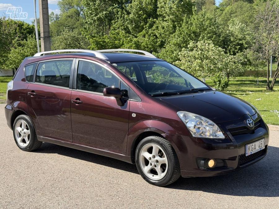 Violet Toyota Corolla Verso 2007 in Alytus, with an engine capacity of 2.20 L and mileage of 330 thousand km for 2350 €, photo 12 on AUTOMOTO.COM.LV