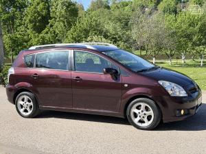 Violet Toyota Corolla Verso 2007 in Alytus, with an engine capacity of 2.20 L and mileage of 330 thousand km for 2350 €, photo 13 on AUTOMOTO.COM.LV