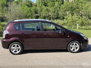 Violet Toyota Corolla Verso 2007 in Alytus, with an engine capacity of 2.20 L and mileage of 330 thousand km for 2350 €, photo 14 on AUTOMOTO.COM.LV