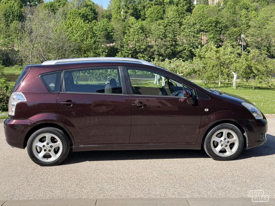 Violet Toyota Corolla Verso 2007 in Alytus, with an engine capacity of 2.20 L and mileage of 330 thousand km for 2350 €, photo 14 on AUTOMOTO.COM.LV