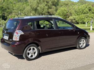 Violet Toyota Corolla Verso 2007 in Alytus, with an engine capacity of 2.20 L and mileage of 330 thousand km for 2350 €, photo 15 on AUTOMOTO.COM.LV