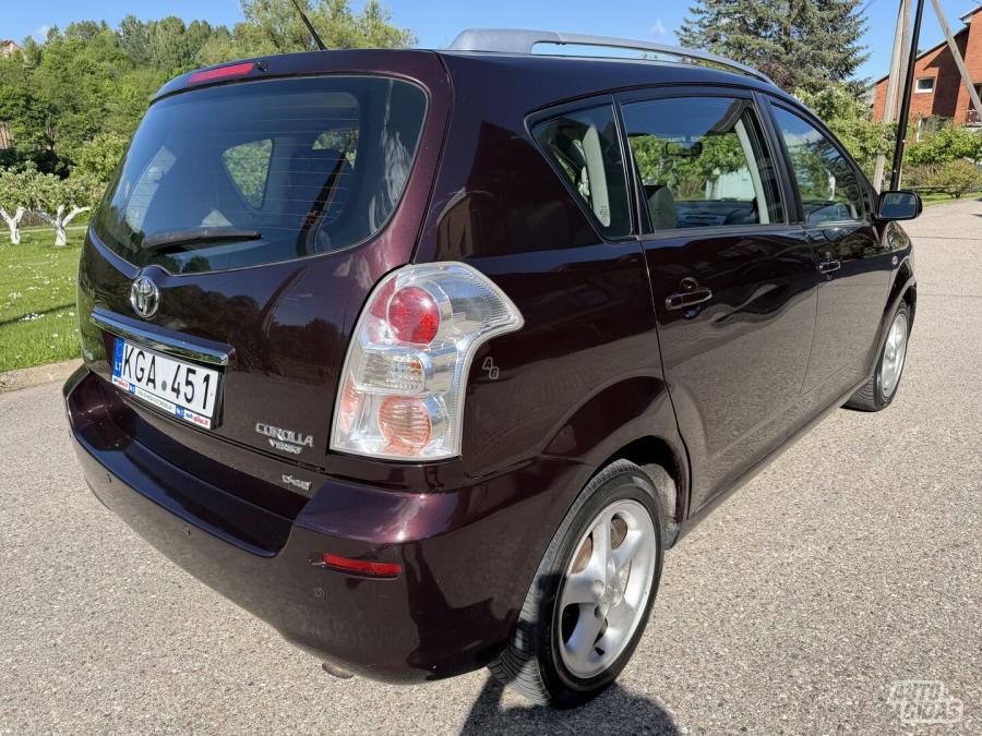Violet Toyota Corolla Verso 2007 in Alytus, with an engine capacity of 2.20 L and mileage of 330 thousand km for 2350 €, photo 19 on AUTOMOTO.COM.LV