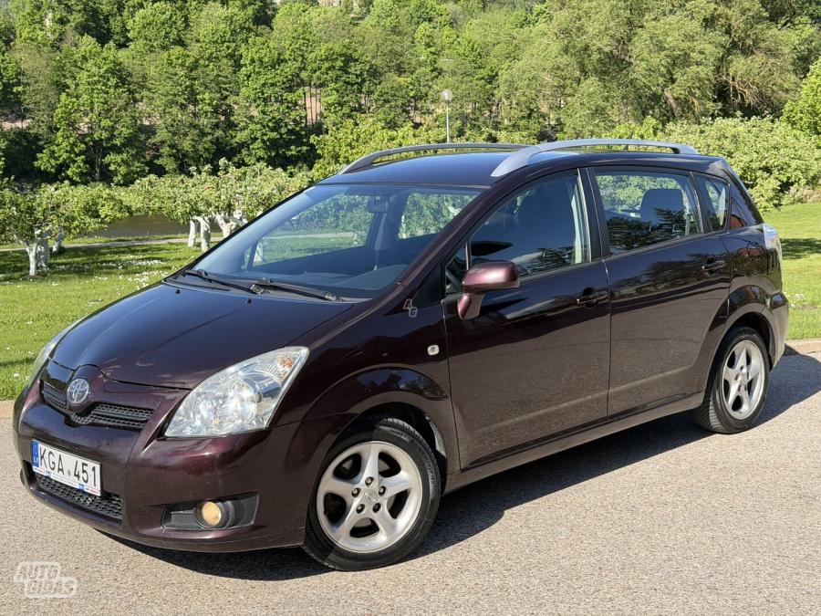 Violet Toyota Corolla Verso 2007 in Alytus, with an engine capacity of 2.20 L and mileage of 330 thousand km for 2350 €, photo 23 on AUTOMOTO.COM.LV