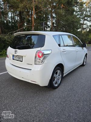 Balts Toyota Corolla Verso 2012 Viļņa, ar dzinēja tilpumu 2.00 L un nobraukumu 269 tūkst. km par 2650 €, foto 5 vietnē AUTOMOTO.COM.LV