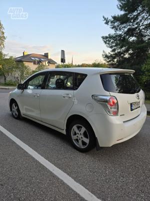 Balts Toyota Corolla Verso 2012 Viļņa, ar dzinēja tilpumu 2.00 L un nobraukumu 269 tūkst. km par 2650 €, foto 6 vietnē AUTOMOTO.COM.LV