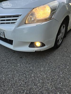 Balts Toyota Corolla Verso 2012 Viļņa, ar dzinēja tilpumu 2.00 L un nobraukumu 269 tūkst. km par 2650 €, foto 7 vietnē AUTOMOTO.COM.LV