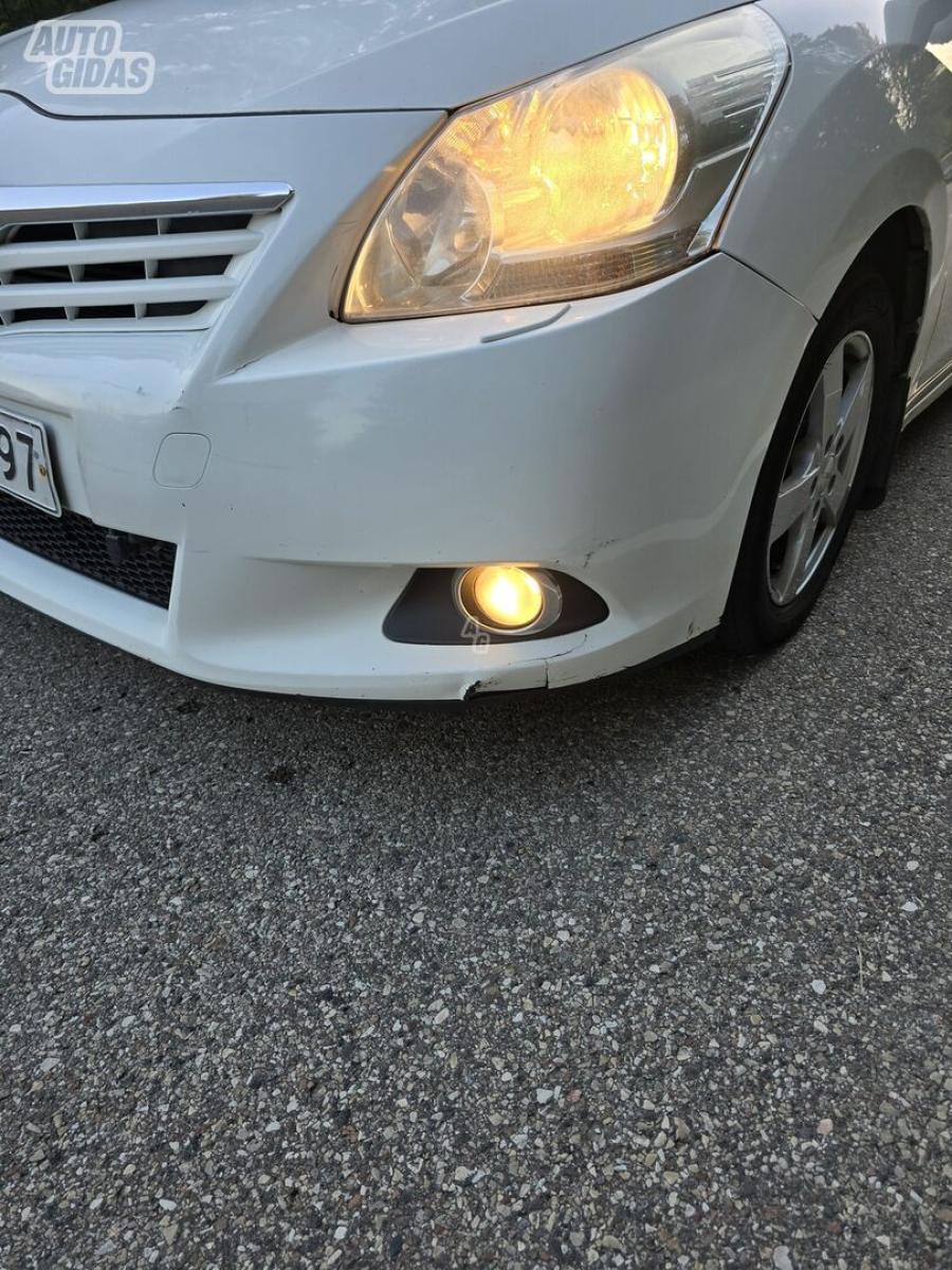 Balts Toyota Corolla Verso 2012 Viļņa, ar dzinēja tilpumu 2.00 L un nobraukumu 269 tūkst. km par 2650 €, foto 7 vietnē AUTOMOTO.COM.LV