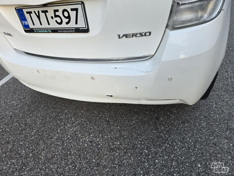 Balts Toyota Corolla Verso 2012 Viļņa, ar dzinēja tilpumu 2.00 L un nobraukumu 269 tūkst. km par 2650 €, foto 9 vietnē AUTOMOTO.COM.LV