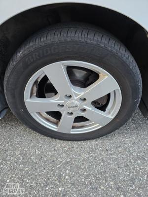 Balts Toyota Corolla Verso 2012 Viļņa, ar dzinēja tilpumu 2.00 L un nobraukumu 269 tūkst. km par 2650 €, foto 10 vietnē AUTOMOTO.COM.LV
