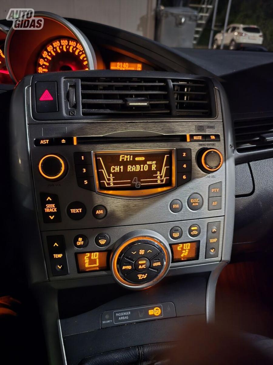 Balts Toyota Corolla Verso 2012 Viļņa, ar dzinēja tilpumu 2.00 L un nobraukumu 269 tūkst. km par 2650 €, foto 13 vietnē AUTOMOTO.COM.LV