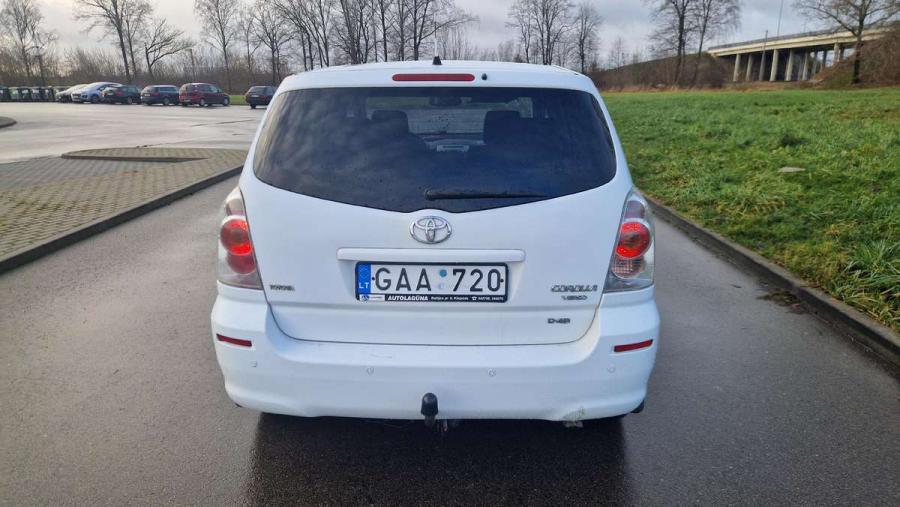 Balts Toyota Corolla Verso 2007 Kretinga, ar dzinēja tilpumu 2.20 L un nobraukumu 268 tūkst. km par 1650 €, foto 8 vietnē AUTOMOTO.COM.LV