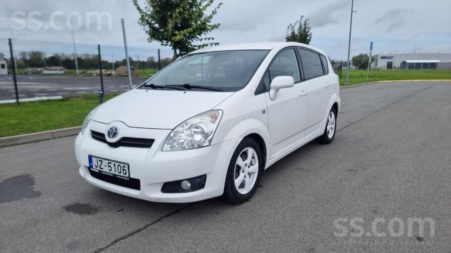 Balts Toyota Corolla Verso 2007 Liepāja, ar dzinēja tilpumu 2.20 L un nobraukumu 0 tūkst. km par 2800 €, foto 1 vietnē AUTOMOTO.COM.LV