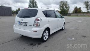 Balts Toyota Corolla Verso 2007 Liepāja, ar dzinēja tilpumu 2.20 L un nobraukumu 0 tūkst. km par 2800 €, foto 4 vietnē AUTOMOTO.COM.LV