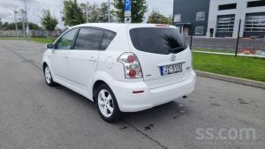 Balts Toyota Corolla Verso 2007 Liepāja, ar dzinēja tilpumu 2.20 L un nobraukumu 0 tūkst. km par 2800 €, foto 5 vietnē AUTOMOTO.COM.LV