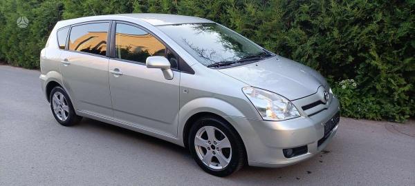Dzeltens Toyota Corolla Verso 2007 Kauņa, ar dzinēja tilpumu 2.23 L un nobraukumu 37 tūkst. km par 1999 €, foto 1 vietnē AUTOMOTO.COM.LV