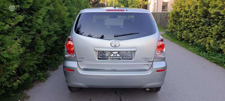 Dzeltens Toyota Corolla Verso 2007 Kauņa, ar dzinēja tilpumu 2.23 L un nobraukumu 37 tūkst. km par 1999 €, foto 7 vietnē AUTOMOTO.COM.LV