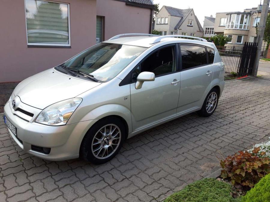 Dzeltens Toyota Corolla Verso 2007 Šauļi, ar dzinēja tilpumu 2.23 L un nobraukumu 225 tūkst. km par 2150 €, foto 4 vietnē AUTOMOTO.COM.LV