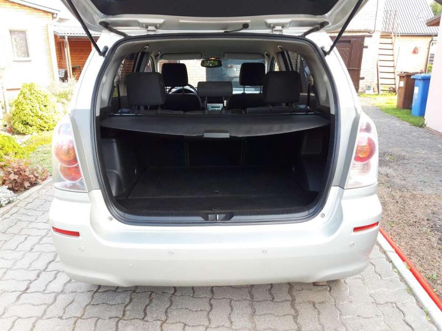 Dzeltens Toyota Corolla Verso 2007 Šauļi, ar dzinēja tilpumu 2.23 L un nobraukumu 225 tūkst. km par 2150 €, foto 8 vietnē AUTOMOTO.COM.LV