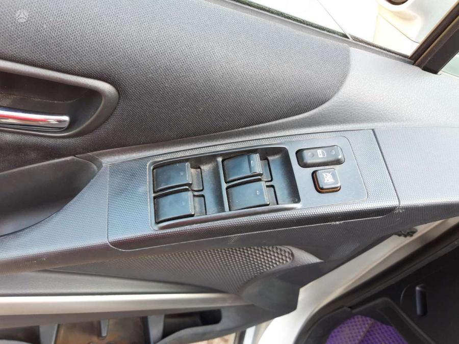 Dzeltens Toyota Corolla Verso 2007 Šauļi, ar dzinēja tilpumu 2.23 L un nobraukumu 225 tūkst. km par 2150 €, foto 14 vietnē AUTOMOTO.COM.LV