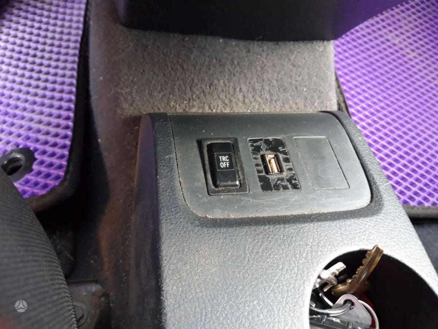 Dzeltens Toyota Corolla Verso 2007 Šauļi, ar dzinēja tilpumu 2.23 L un nobraukumu 225 tūkst. km par 2150 €, foto 17 vietnē AUTOMOTO.COM.LV