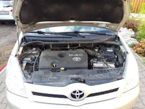 Dzeltens Toyota Corolla Verso 2007 Šauļi, ar dzinēja tilpumu 2.23 L un nobraukumu 225 tūkst. km par 2150 €, foto 21 vietnē AUTOMOTO.COM.LV