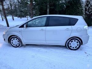 Dzeltens Toyota Corolla Verso 2009 Alīta, ar dzinēja tilpumu 1.80 L un nobraukumu 146 tūkst. km par 4000 €, foto 2 vietnē AUTOMOTO.COM.LV