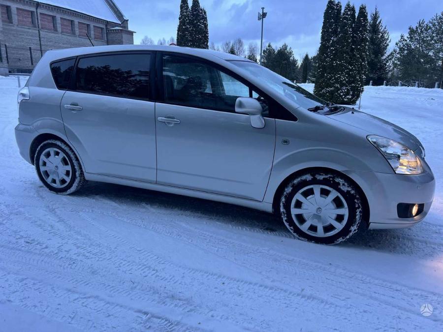 Dzeltens Toyota Corolla Verso 2009 Alīta, ar dzinēja tilpumu 1.80 L un nobraukumu 146 tūkst. km par 4000 €, foto 4 vietnē AUTOMOTO.COM.LV