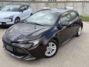 Violet Toyota Corolla 2021 in Vilnius, with an engine capacity of 1.80 L and mileage of 221 thousand km for 12700 €, photo 3 on AUTOMOTO.COM.LV