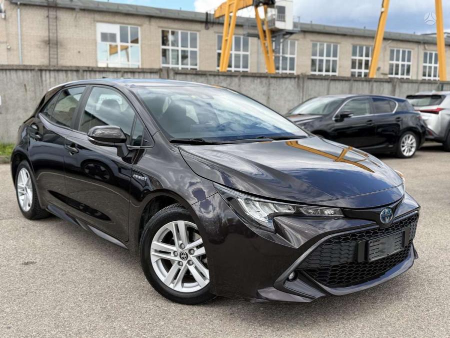 Violet Toyota Corolla 2021 in Vilnius, with an engine capacity of 1.80 L and mileage of 221 thousand km for 12700 €, photo 6 on AUTOMOTO.COM.LV