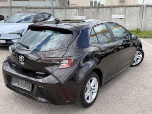Violet Toyota Corolla 2021 in Vilnius, with an engine capacity of 1.80 L and mileage of 221 thousand km for 12700 €, photo 9 on AUTOMOTO.COM.LV