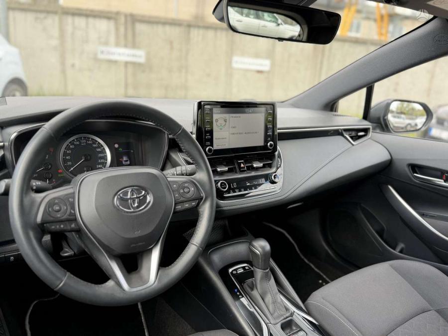 Violet Toyota Corolla 2021 in Vilnius, with an engine capacity of 1.80 L and mileage of 221 thousand km for 12700 €, photo 16 on AUTOMOTO.COM.LV