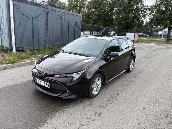 Violet Toyota Corolla 2019 in Alytus, with an engine capacity of 1.20 L and mileage of 179 thousand km for 7700 €, photo 1 on AUTOMOTO.COM.LV