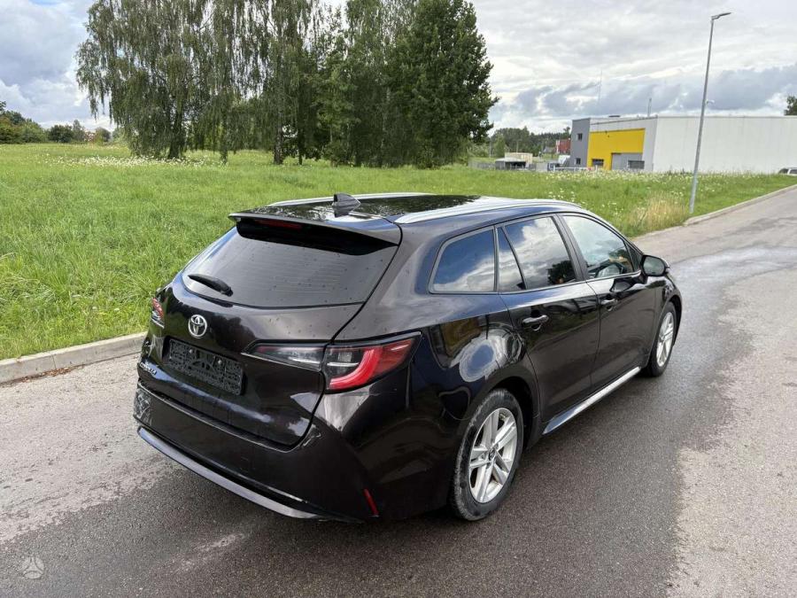 Violet Toyota Corolla 2019 in Alytus, with an engine capacity of 1.20 L and mileage of 179 thousand km for 7700 €, photo 4 on AUTOMOTO.COM.LV