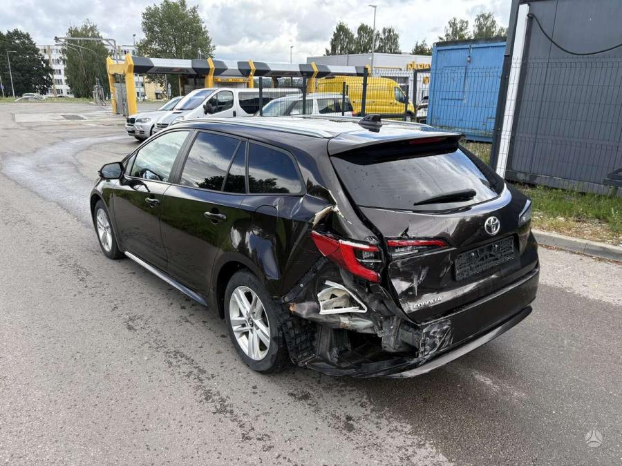Violet Toyota Corolla 2019 in Alytus, with an engine capacity of 1.20 L and mileage of 179 thousand km for 7700 €, photo 5 on AUTOMOTO.COM.LV