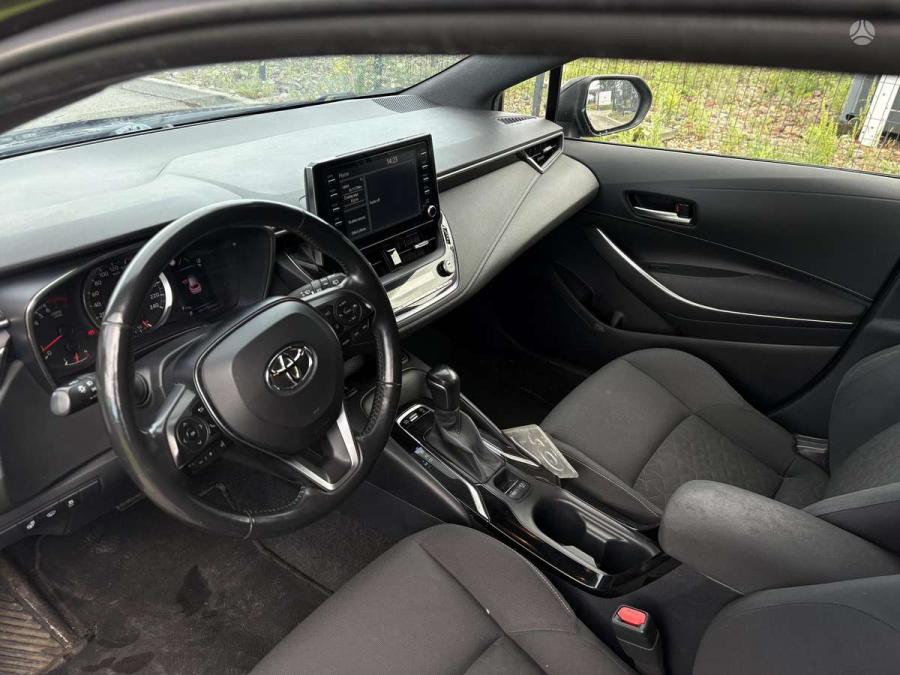 Violet Toyota Corolla 2019 in Alytus, with an engine capacity of 1.20 L and mileage of 179 thousand km for 7700 €, photo 6 on AUTOMOTO.COM.LV